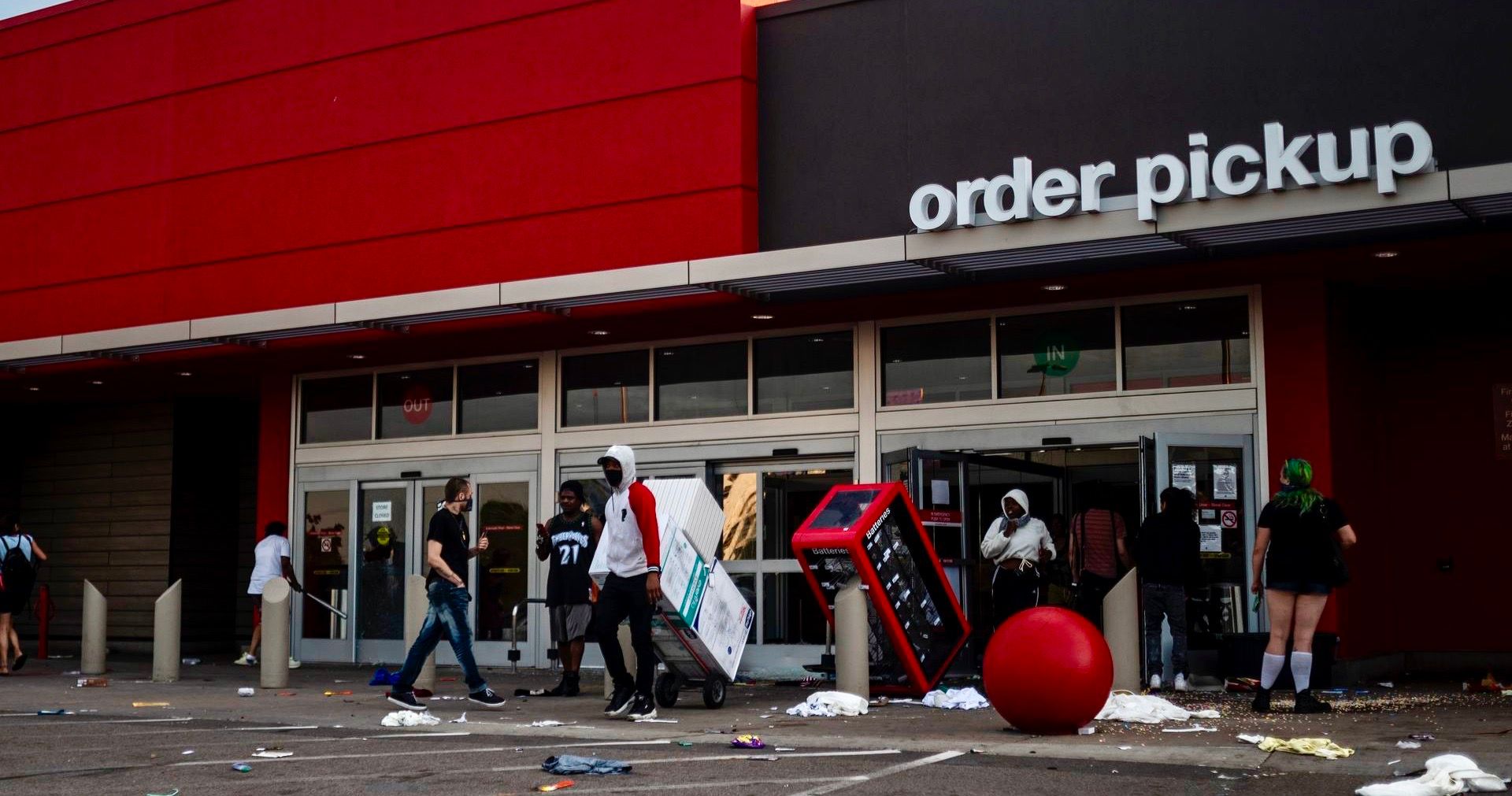 Walmart & Other Stores Close Due To Riots Over George Floyd Death