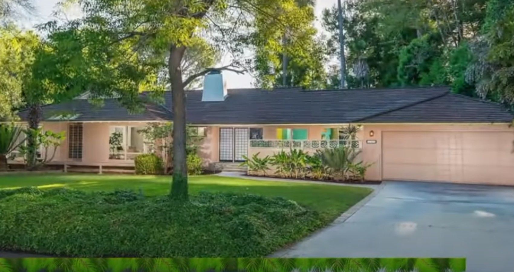 Original 'Golden Girls' House Is For Sale