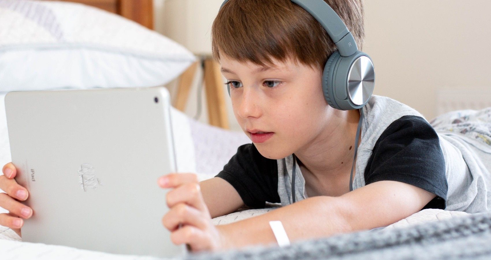 "Perfect Balance" Of Screen Time & Physical Activity For Teens